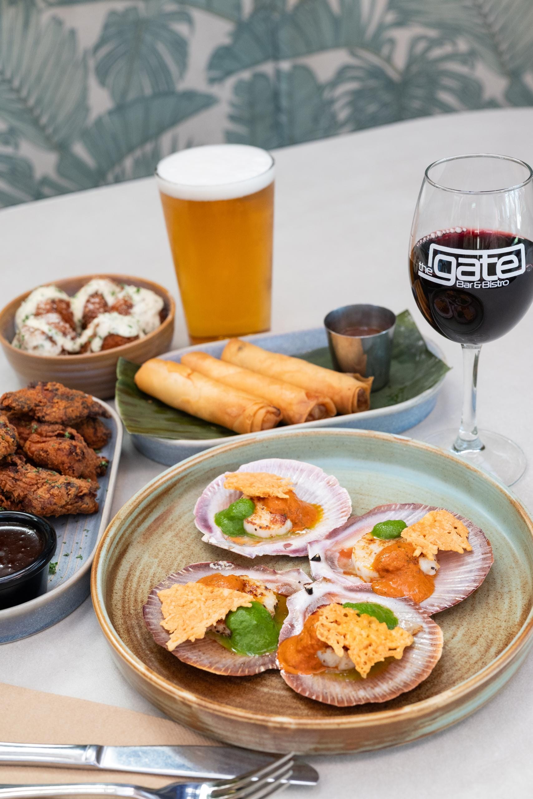 Bistro, Sports Bar & Garden Bar - The Gate Bar & Bistro